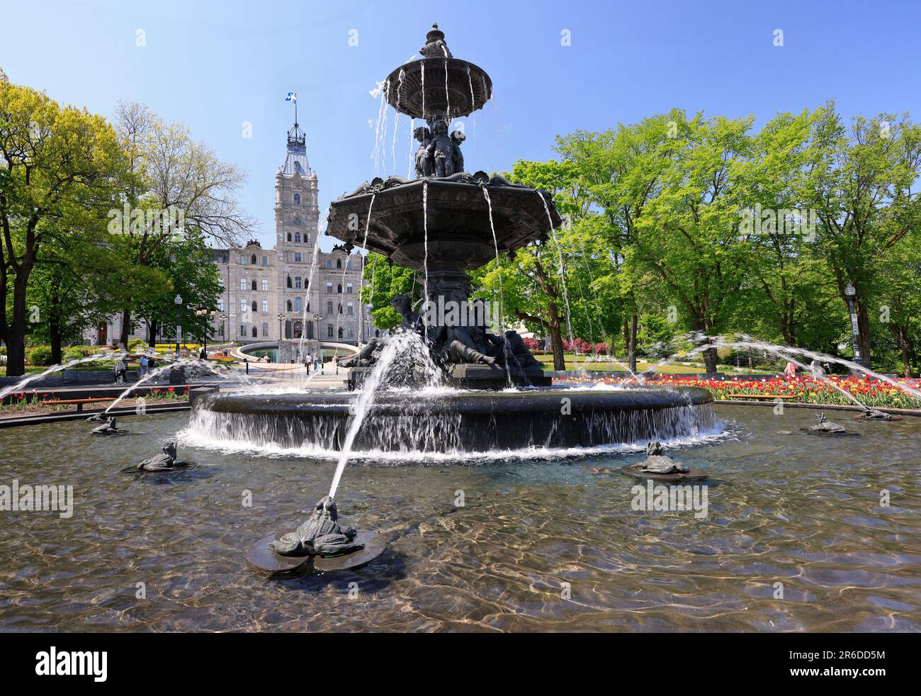 Facade of the Quebec Parliament building and the Tourny fountain on the ...