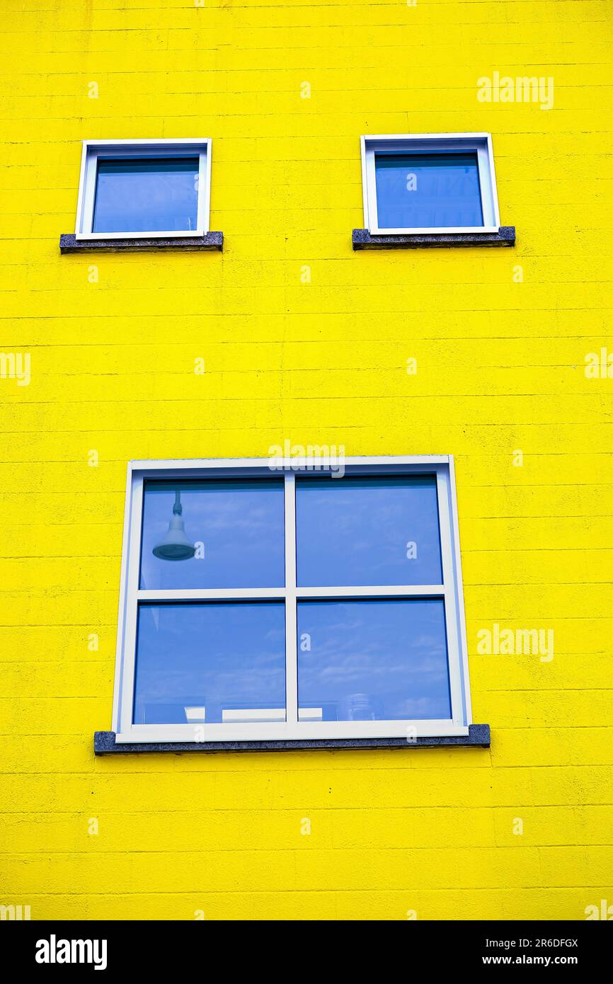 Blue window frames hi-res stock photography and images - Alamy