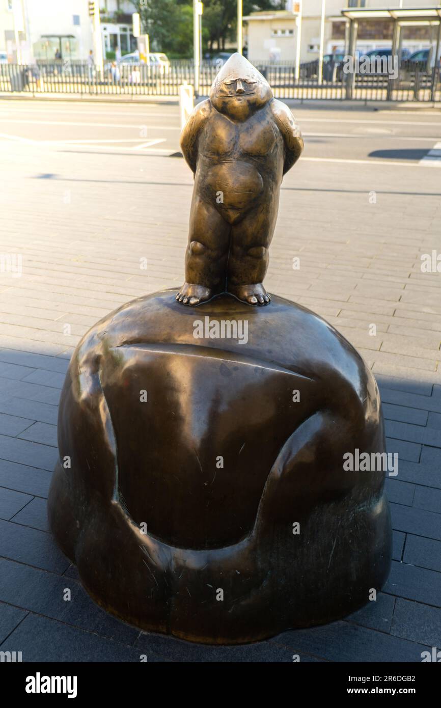 Dwarf - Papa Krasnal - Gnome sculpture. Small bronze figures of gnomes ...