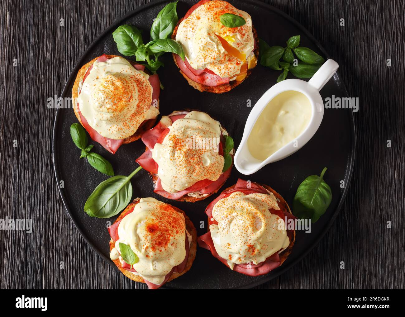 Mock hollandaise hi-res stock photography and images - Alamy