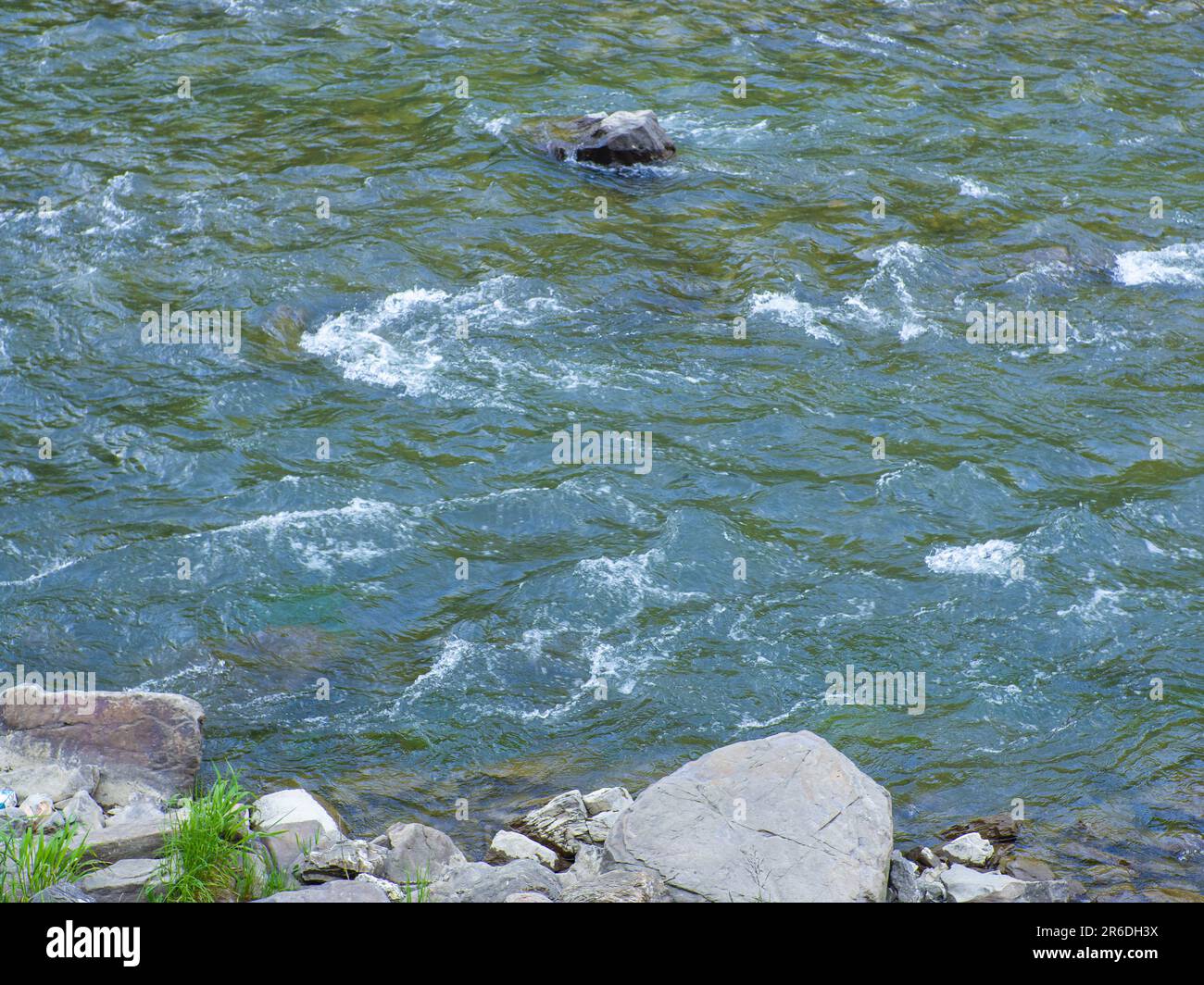 View of the mountain river Chorna Tysa Stock Photo - Alamy