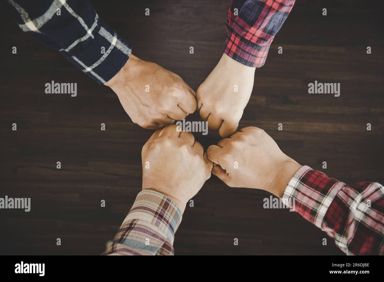 Group of like minded people hi-res stock photography and images - Alamy