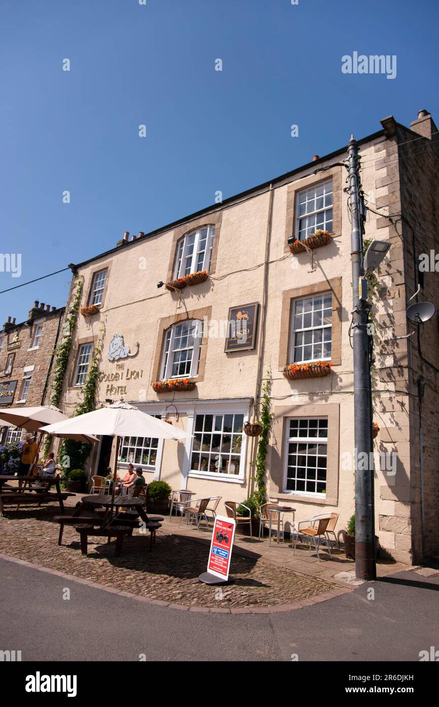The Golden Lion hotel, Allendale, Northumberland Stock Photo - Alamy