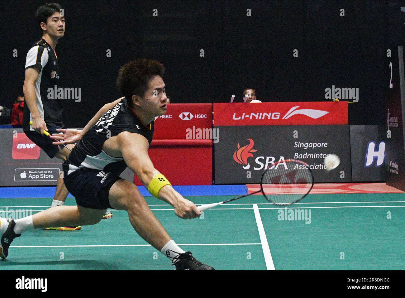 Singapore. 9th June, 2023. Liang Weikeng (front)/Wang Chang compete ...