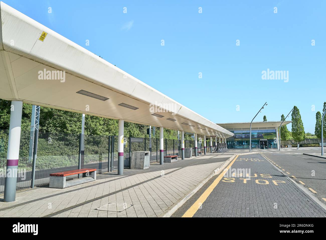Bus stop outisde the railway station at Corby, England Stock Photo - Alamy