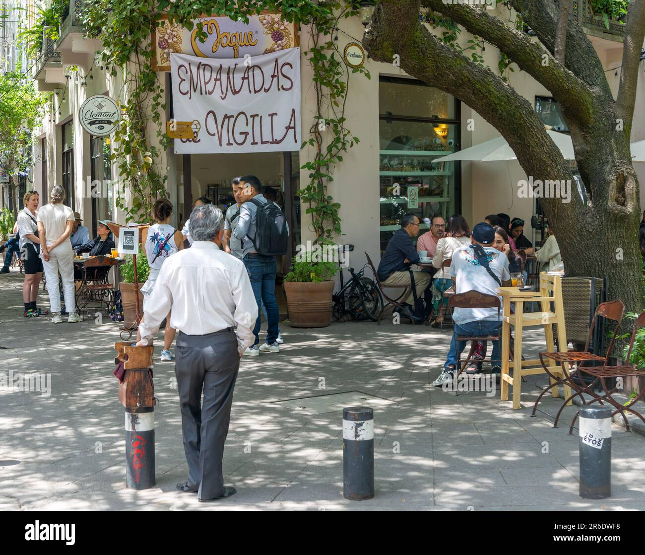 Mague cafe and coffee shop, La Condesa neighbourhood, Mexico City ...