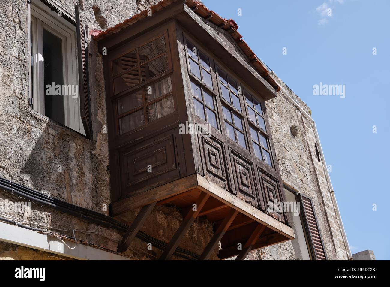Medieval narrow streets and old ruined houses in old Rhodes town ...