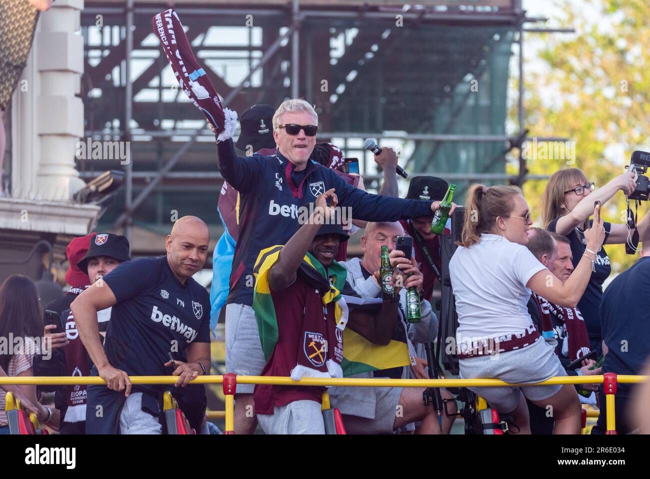 Manager David Moyes at West Ham Utd football team's open top bus ...