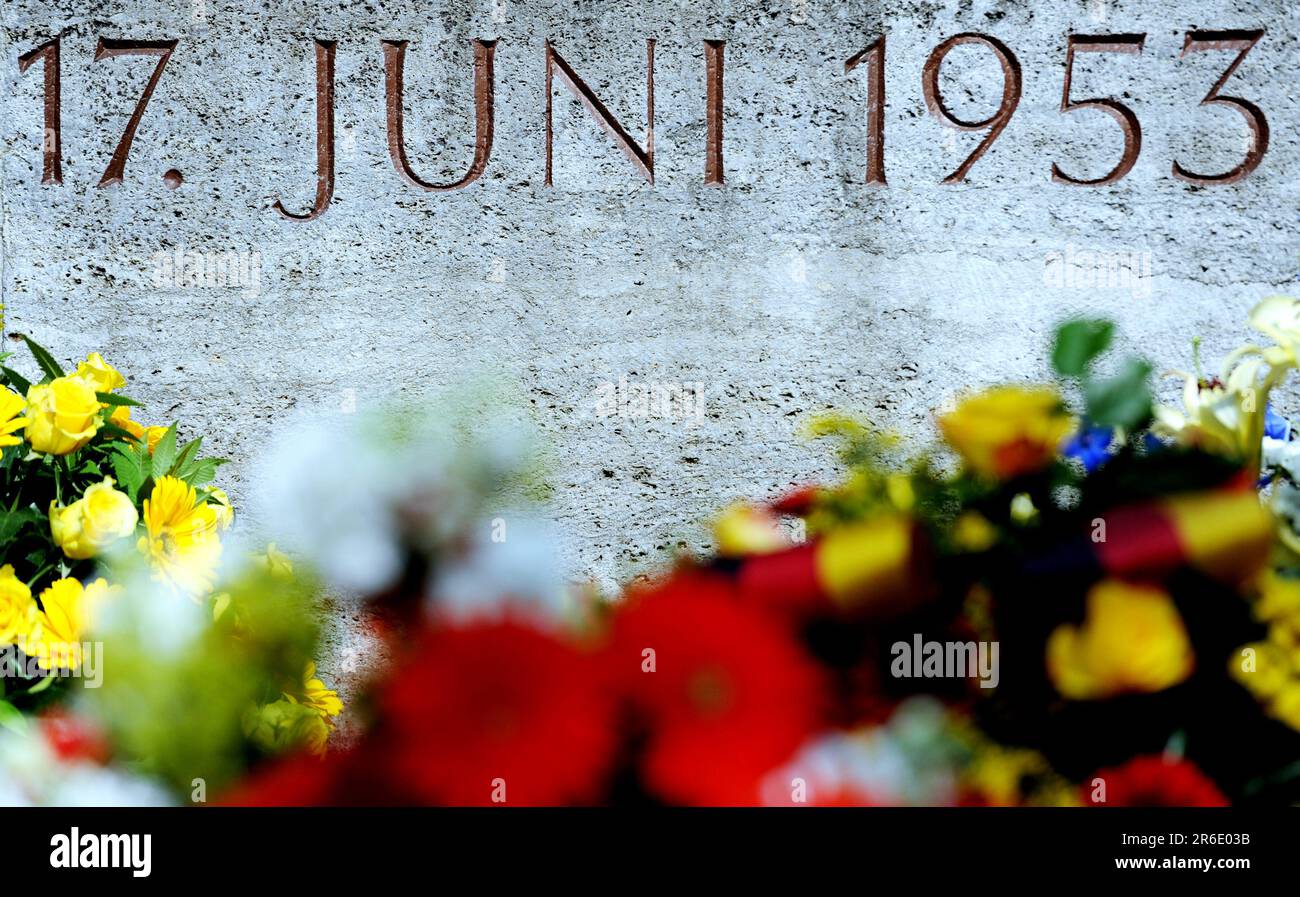 Berlin, Germany. 17th June, 2011. Wreaths lie at the memorial for the ...