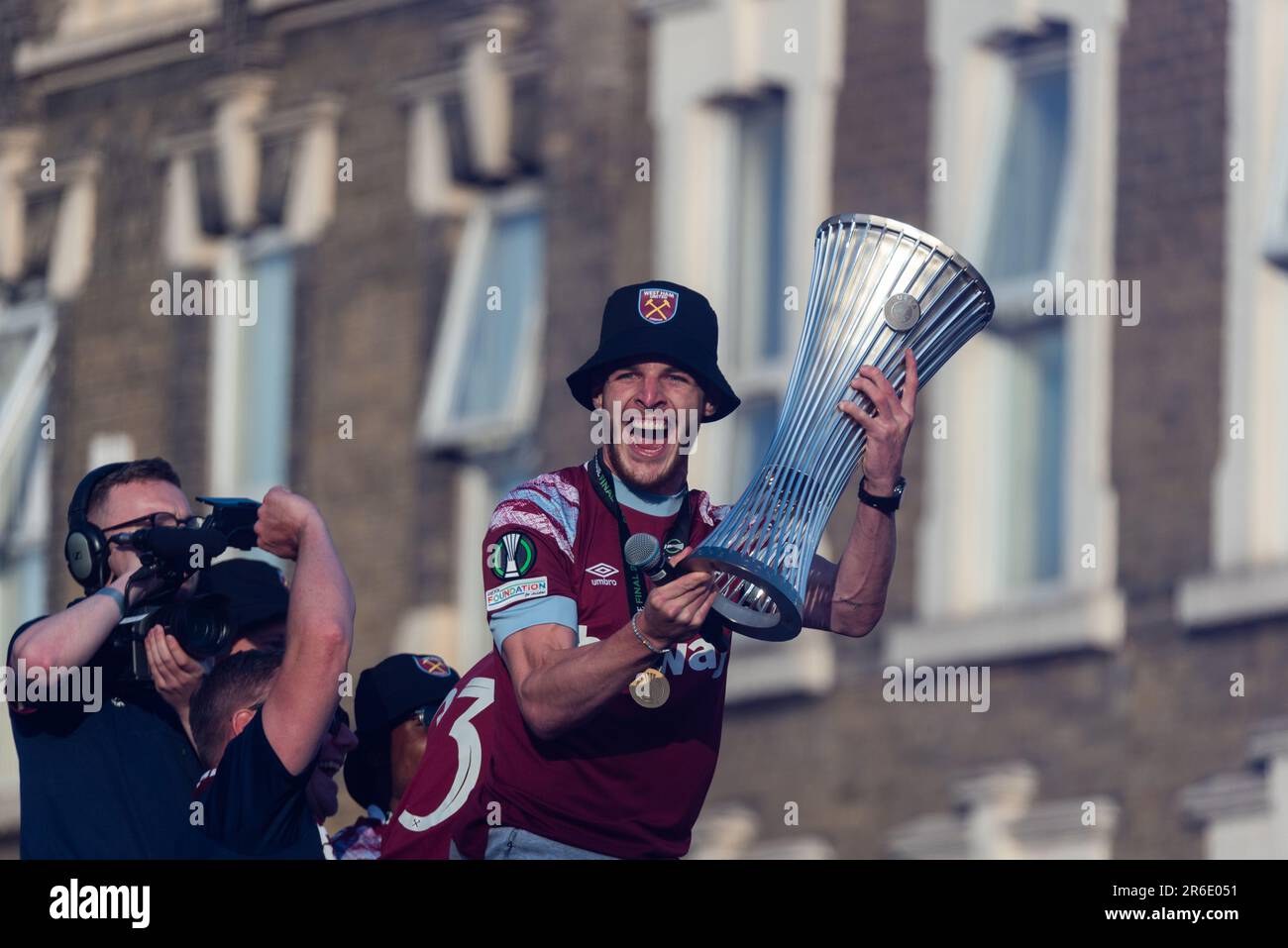 Declan Rice with trophy at West Ham Utd football team's open top bus ...