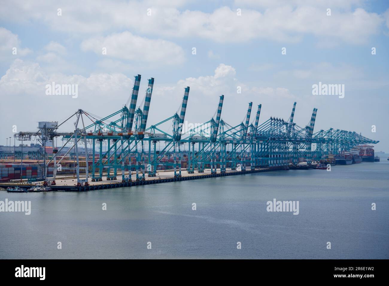 Harbor cargo cranes shipping port equipment, Industrial port crane ...