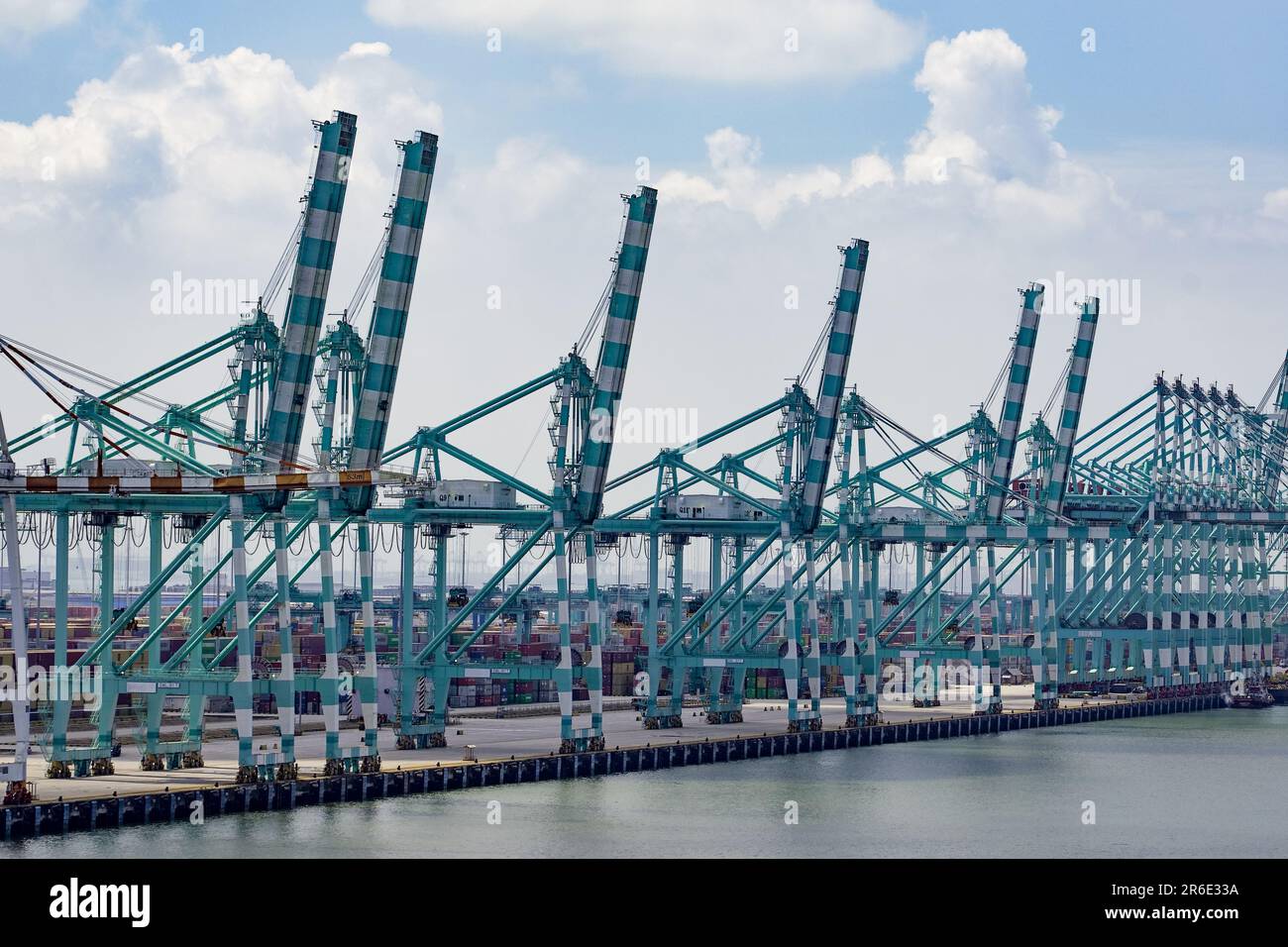 Harbor cargo cranes shipping port equipment, Industrial port crane ...