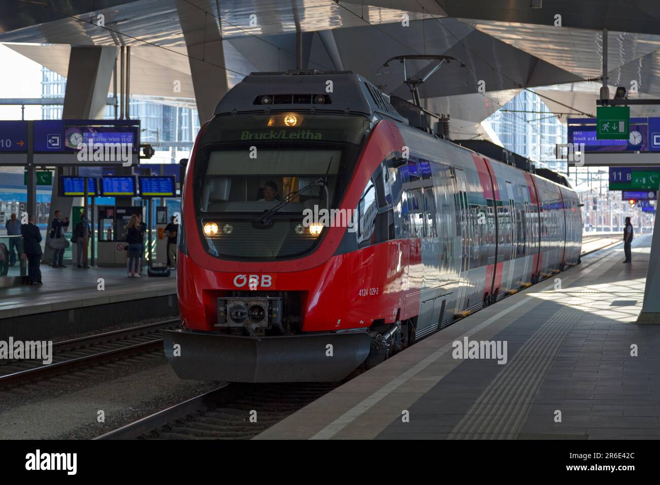 Wien hbf train station hi-res stock photography and images - Alamy