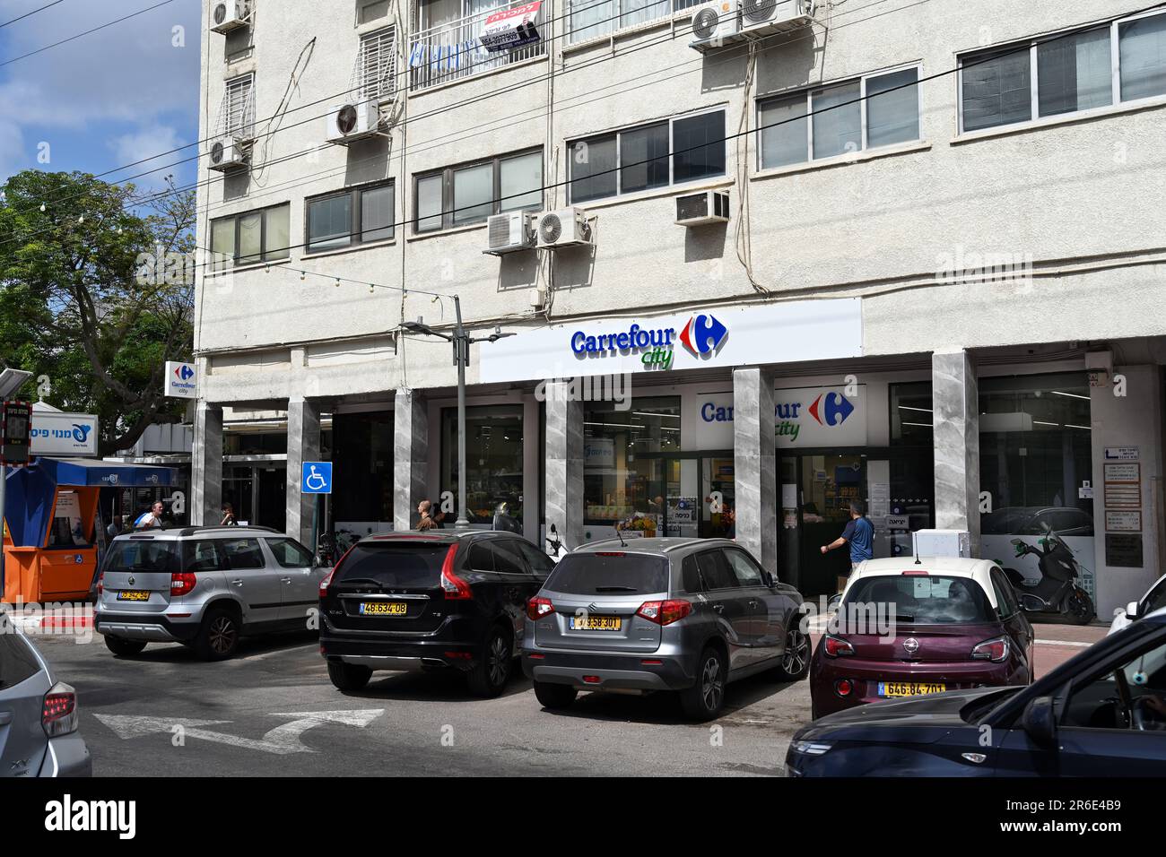 Carrefour market store mall hi-res stock photography and images - Alamy