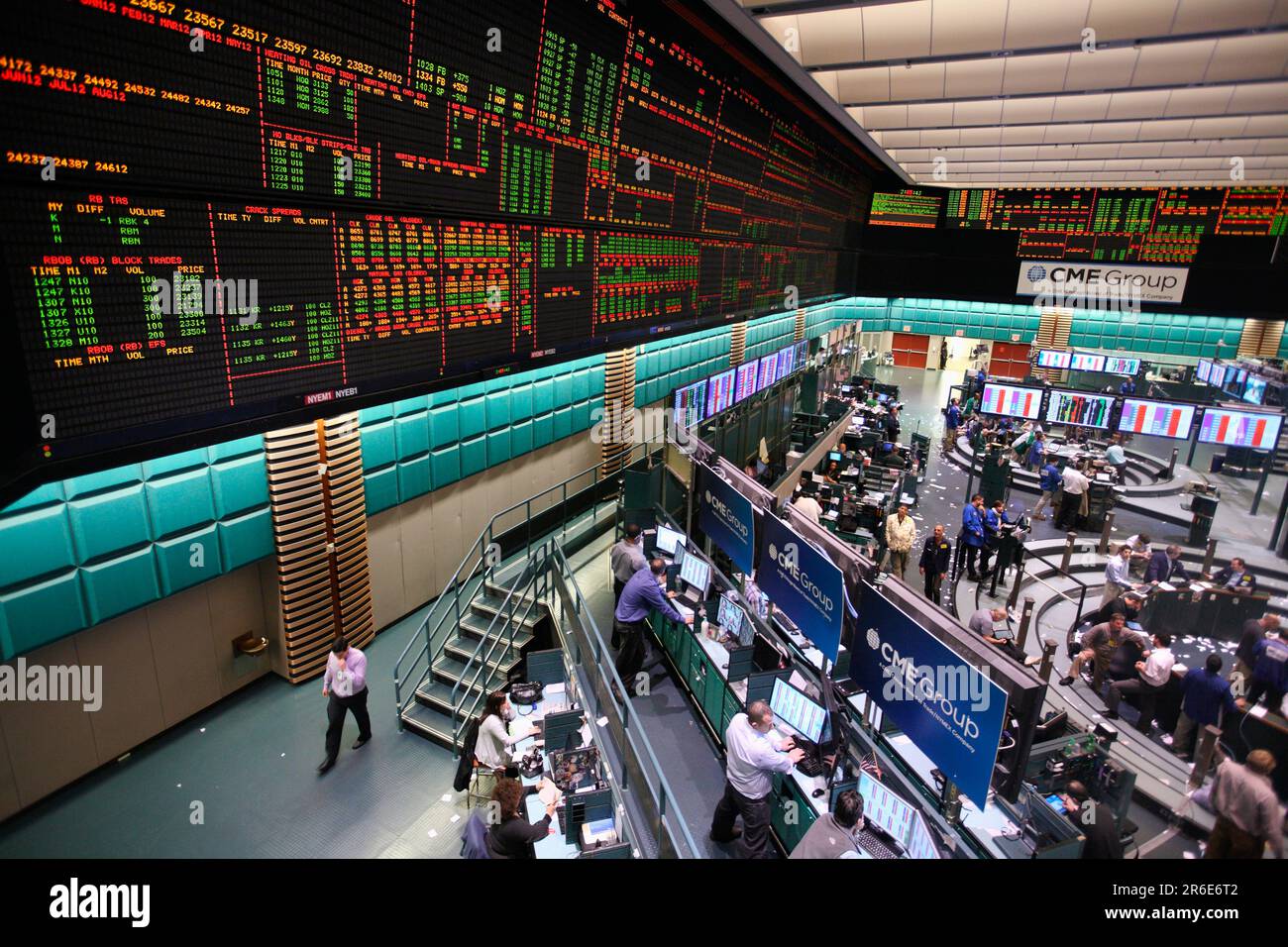 Trading floor hi-res stock photography and images - Alamy