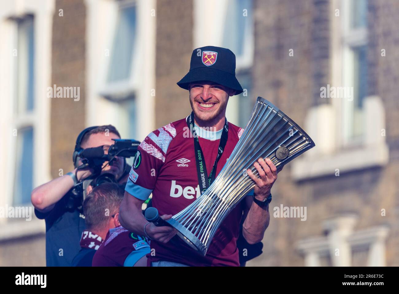 Declan Rice with trophy at West Ham Utd football team's open top bus ...