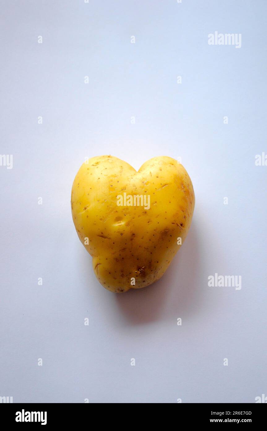 Heart shaped potato Stock Photo - Alamy