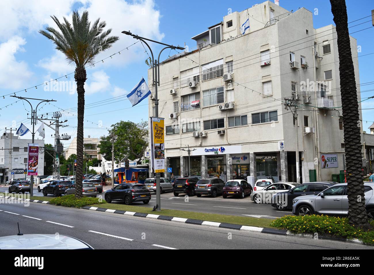 Carrefour market store mall hi-res stock photography and images - Alamy