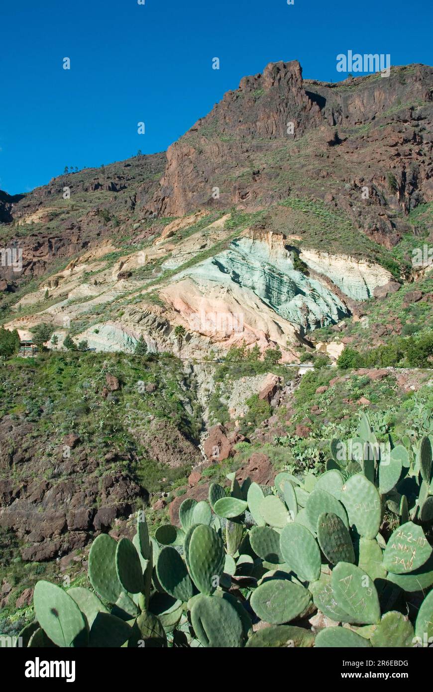 Igneous rock layers hi-res stock photography and images - Alamy