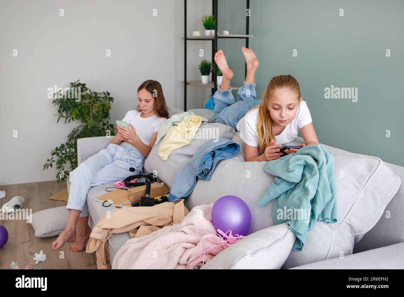 Messy room teen hi-res stock photography and images - Alamy