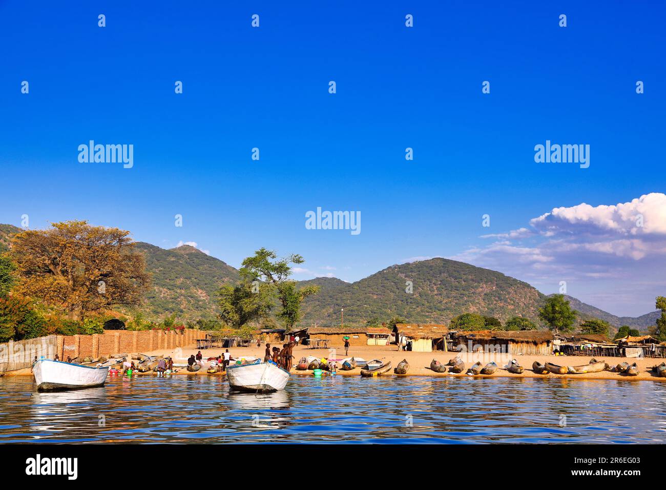 Leben am Malawi-See, Cape Mc Clear, Malawi Stock Photo - Alamy