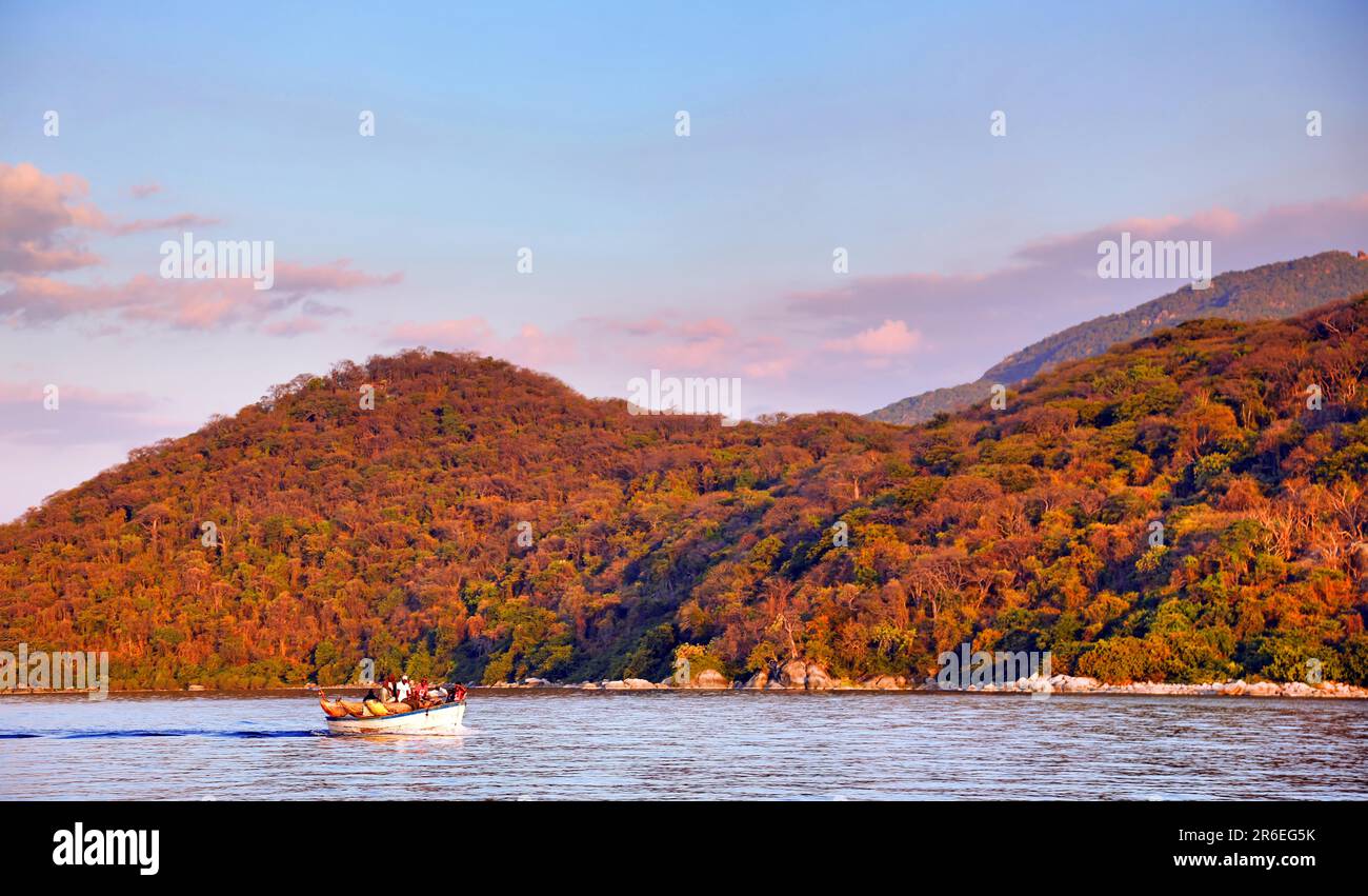 Nachmittag am Malawi-See, Cape Mc Clear, Malawi Stock Photo - Alamy