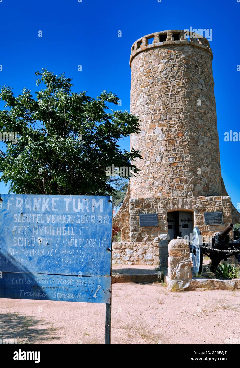 Der historische Franke-Turm in Omaruru, Namibia, ein nationales Denkmal ...