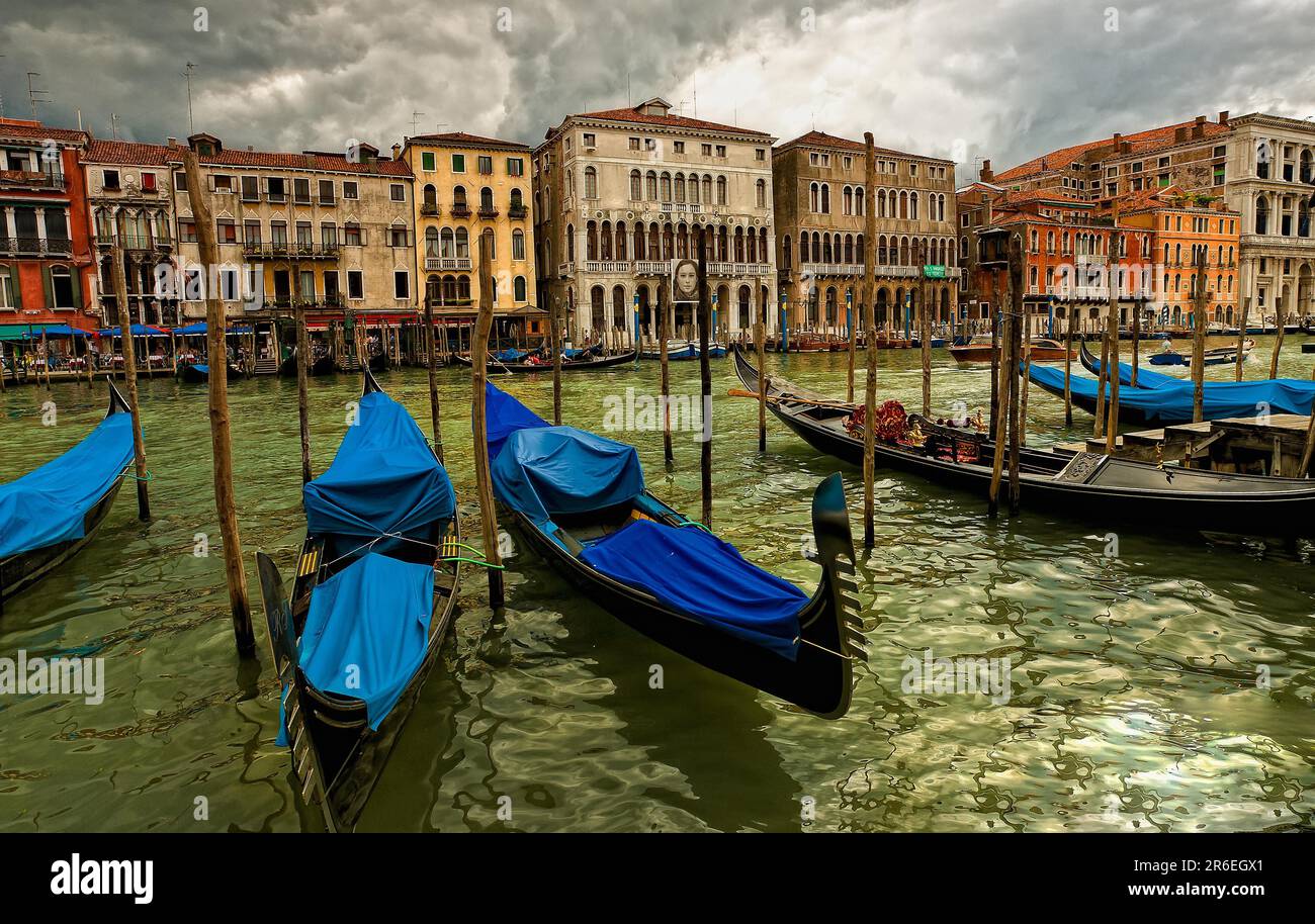 Canal natural hi-res stock photography and images - Alamy
