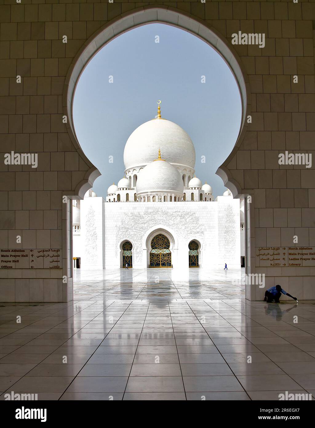 A mosque in Abu Dhabi.It is the third largest mosque in the world Stock ...