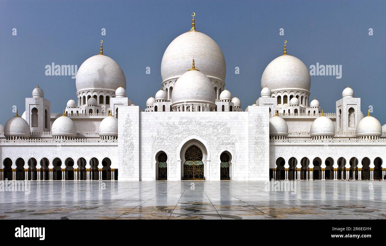 A mosque in Abu Dhabi.It is the third largest mosque in the world Stock ...