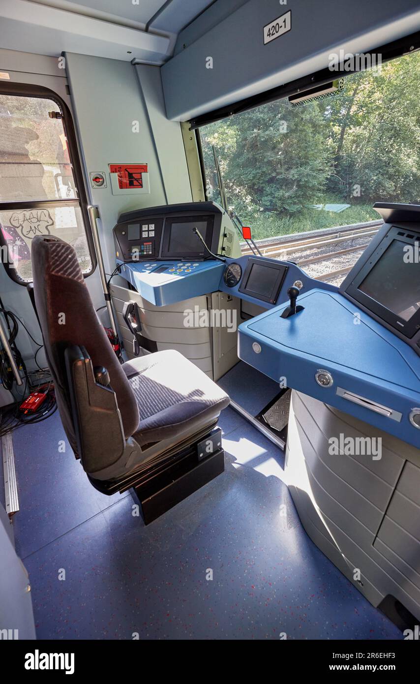 Hamburg, Germany. 09th June, 2023. A look inside the driver's cab at a ...