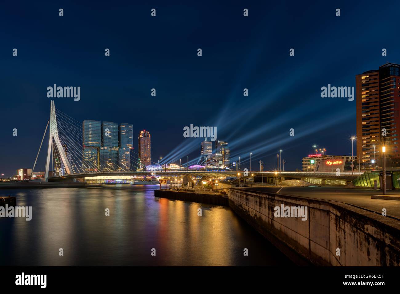 Erasmus Bridge, Rotterdam Stock Photo - Alamy
