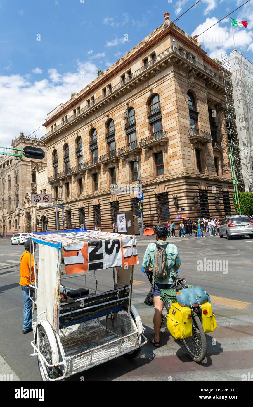 El Museo Banco de México, Bank of Mexico buildings right, Centro ...