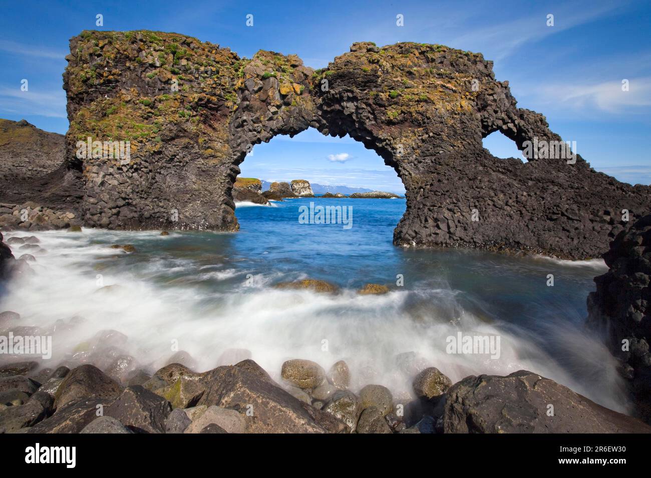 Stone arch Gatklettur, near Arnarstapi, Snaefellsnes peninsula ...
