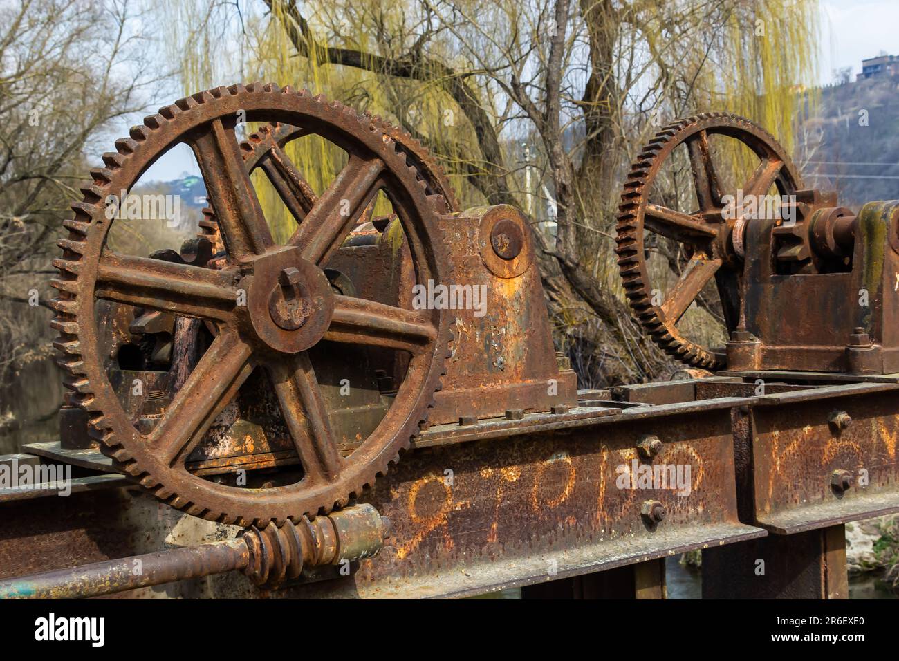 Old iron gears hi-res stock photography and images - Alamy
