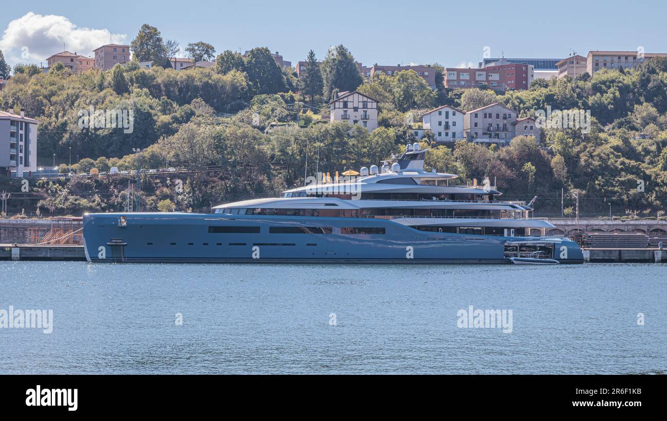 PASAIA, SPAIN-SEPTEMBER 20, 2022: Aviva yacht in the port of Pasaia ...