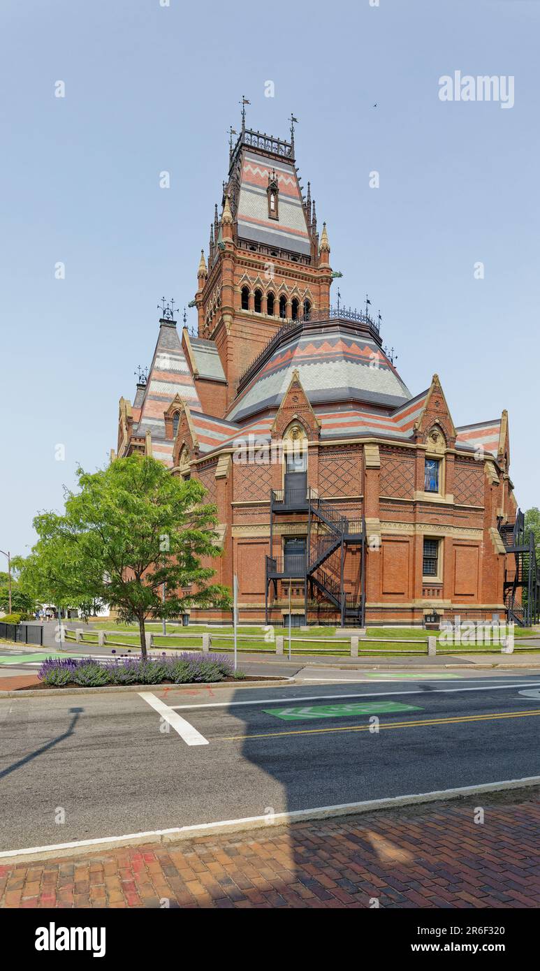 Memorial Hall honors Harvard men who died fighting for the Union in the ...