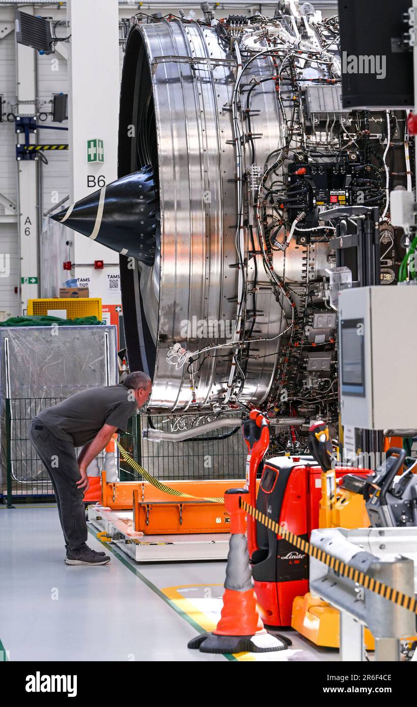 Blankenfelde Mahlow, Germany. 09th June, 2023. An engine for the Airbus ...