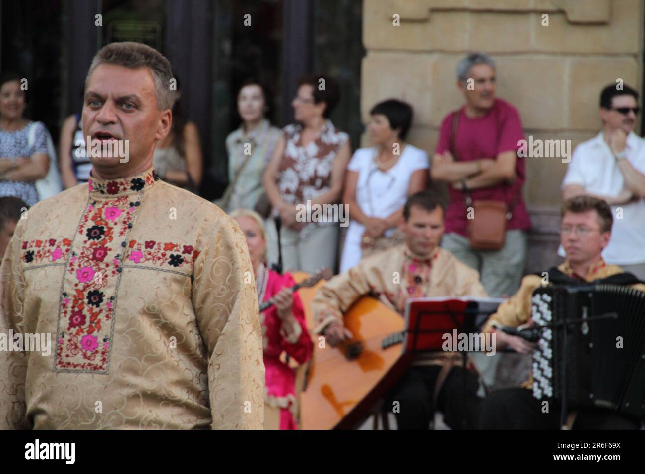 Orchestra music stands hi-res stock photography and images - Alamy