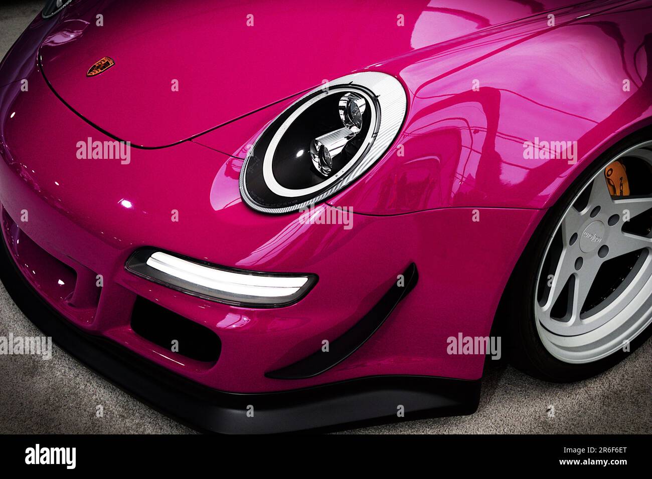 Porsche front hi-res stock photography and images - Alamy