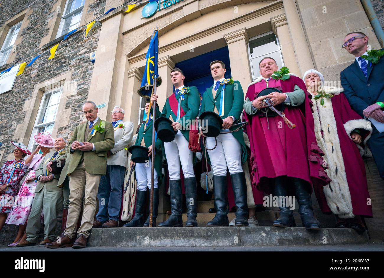 Cornet Euan Robson and his equestrian supporters sing outside the ...