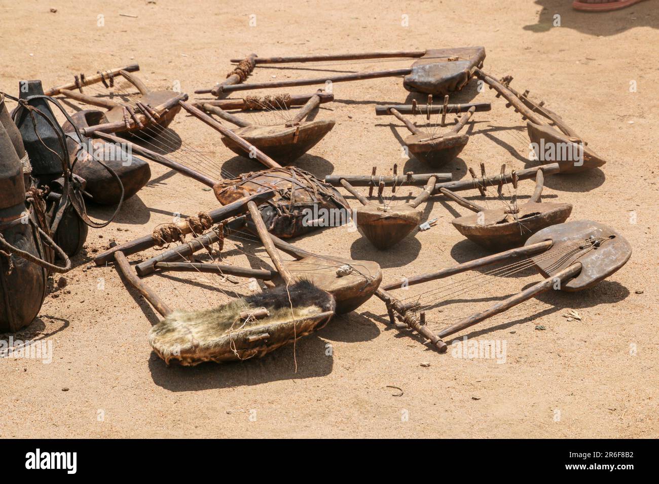 African musical instruments hi-res stock photography and images - Alamy