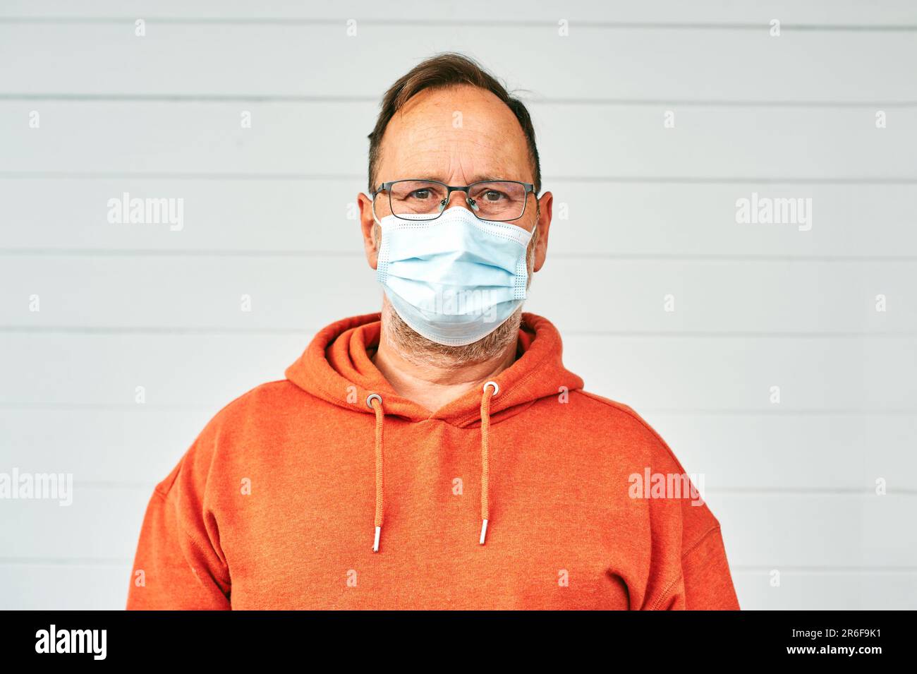 Age mask hi-res stock photography and images - Alamy