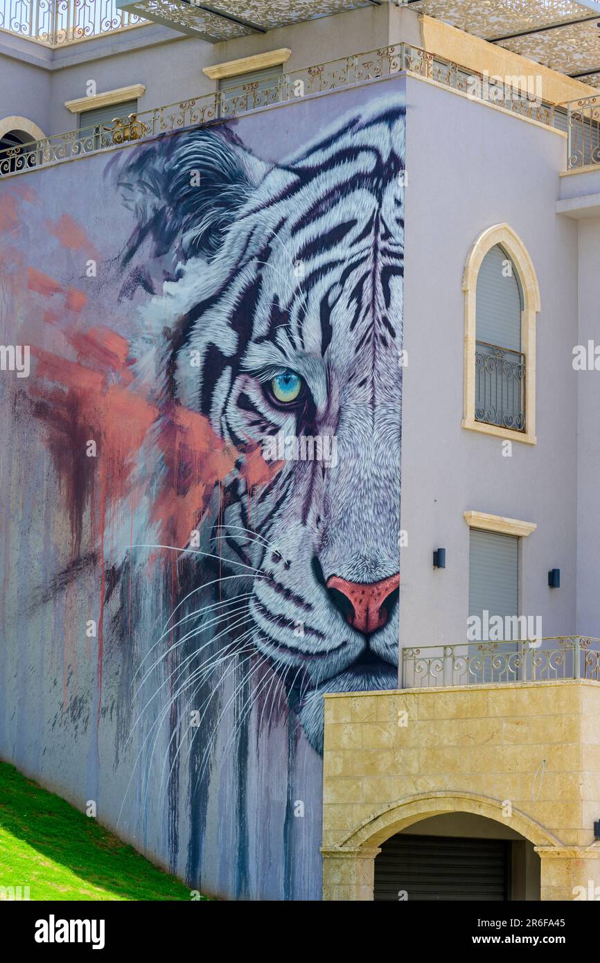 Elaborate and colourful graffiti of a Snow Tiger or Siberian Tiger ...