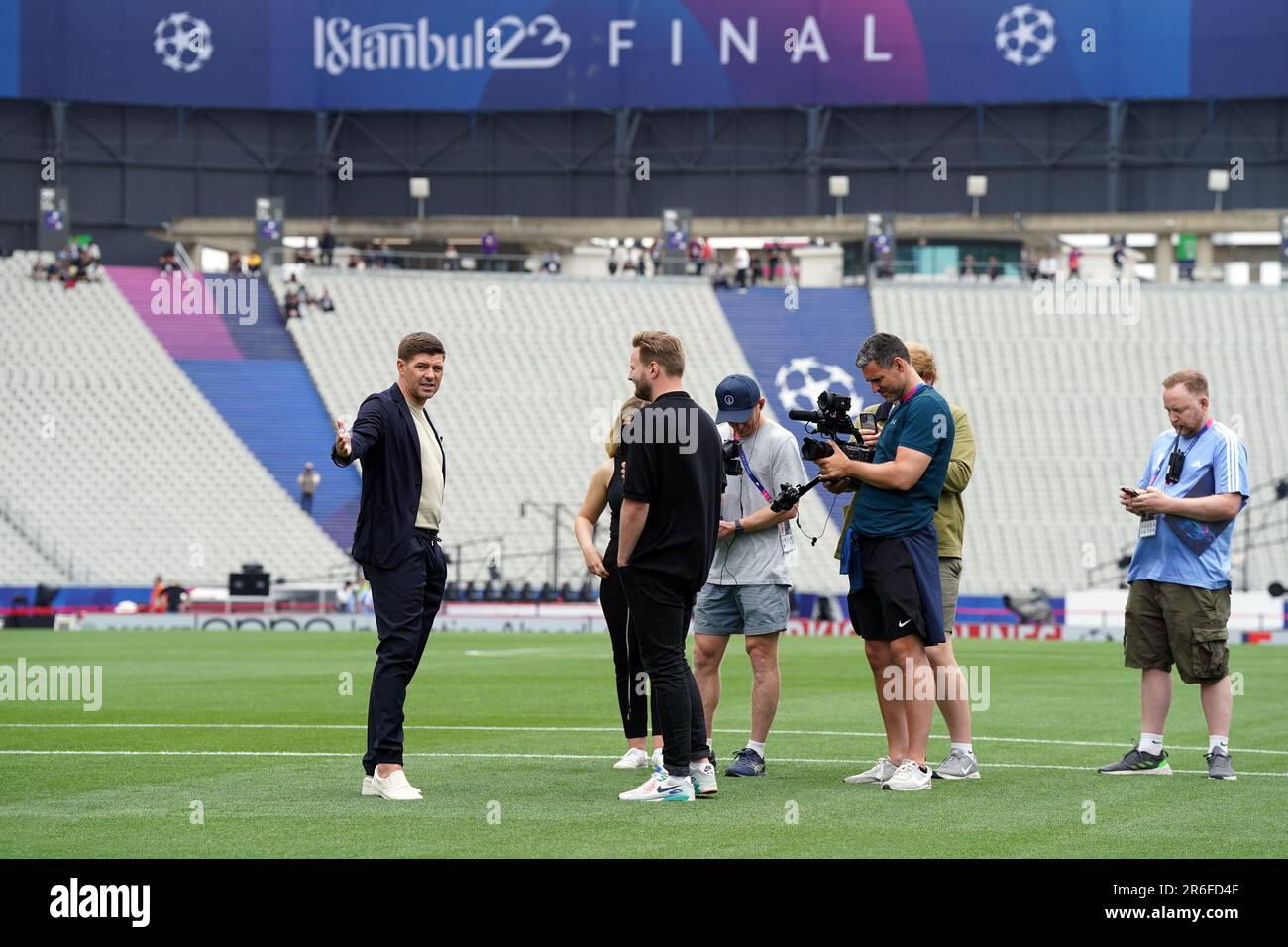 Former Liverpool and England footballer, Steven Gerrard (left) now TV ...