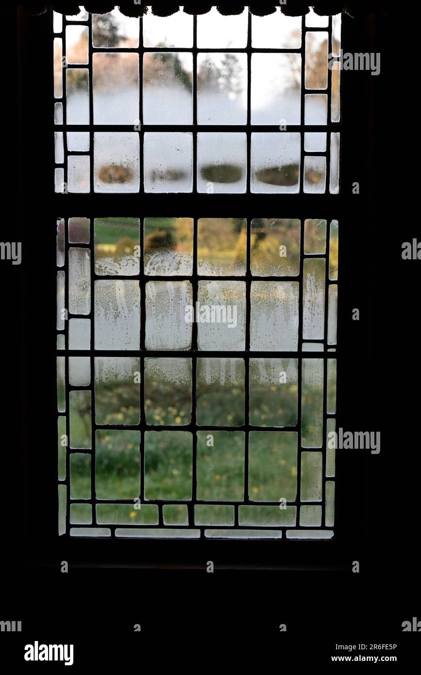 Exterior window condensation hi-res stock photography and images - Alamy