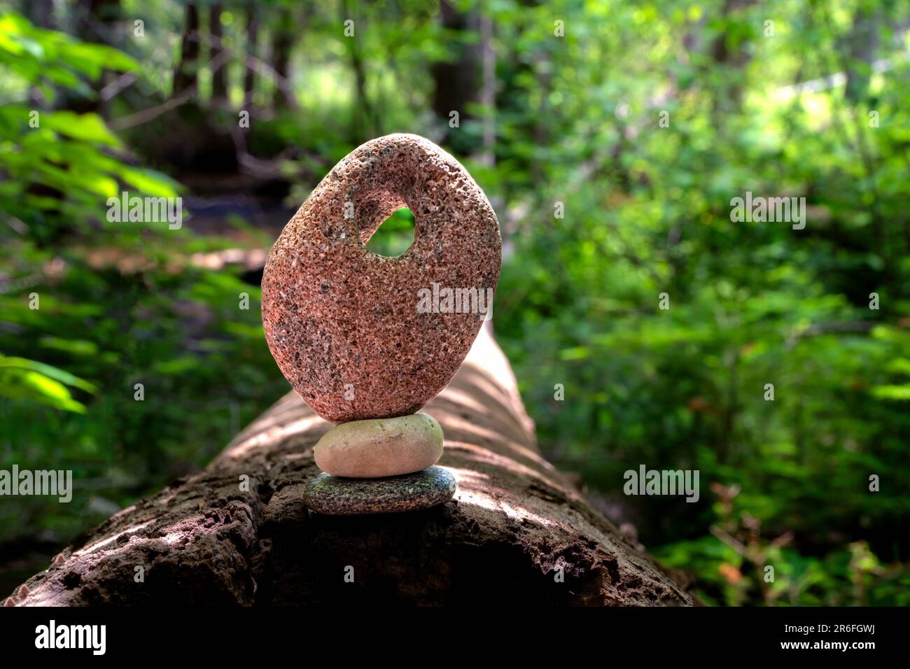 Delicately balanced sculpture hi-res stock photography and images - Alamy