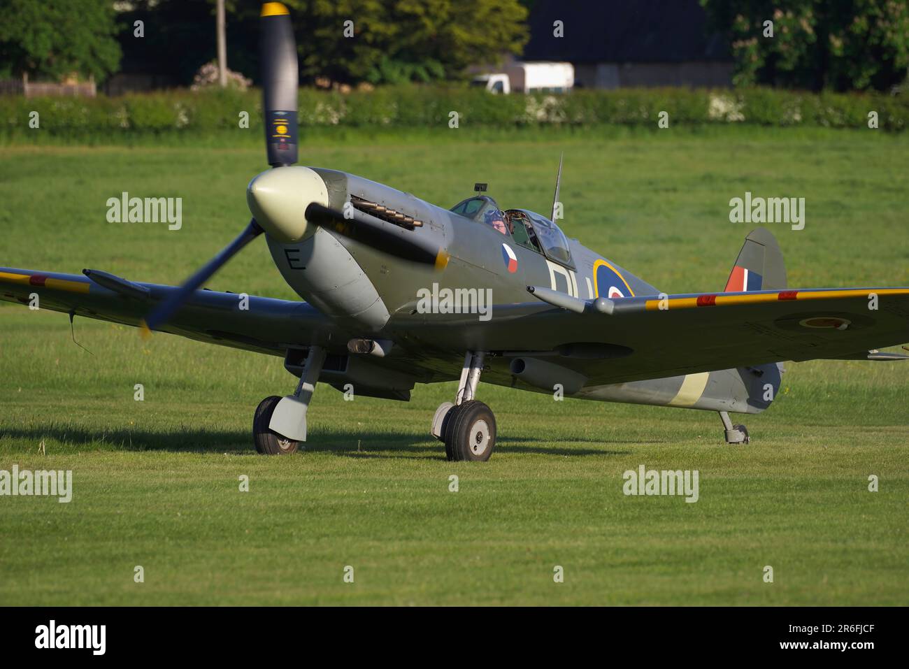 Vickers Supermarine Spitfire VC, AR501, G-AWII, Shuttleworth Collection ...