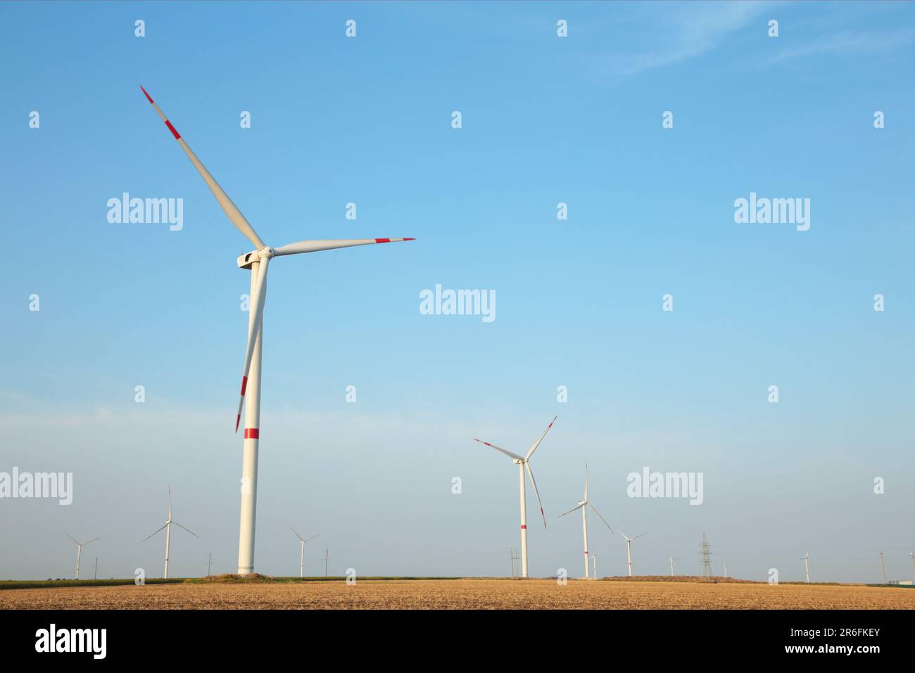 Prairie windmills hi-res stock photography and images - Alamy
