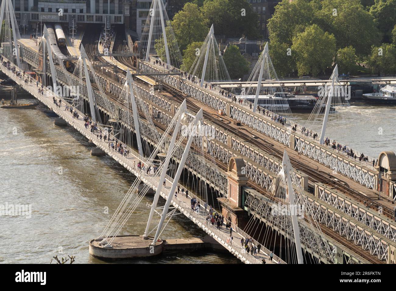 Hungerford Bridge and Golden Jubilee Bridges Stock Photo - Alamy